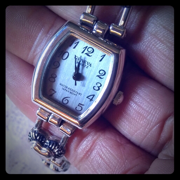 Geneva | Accessories | Vintage Geneva Heart Link Watch | Poshmark